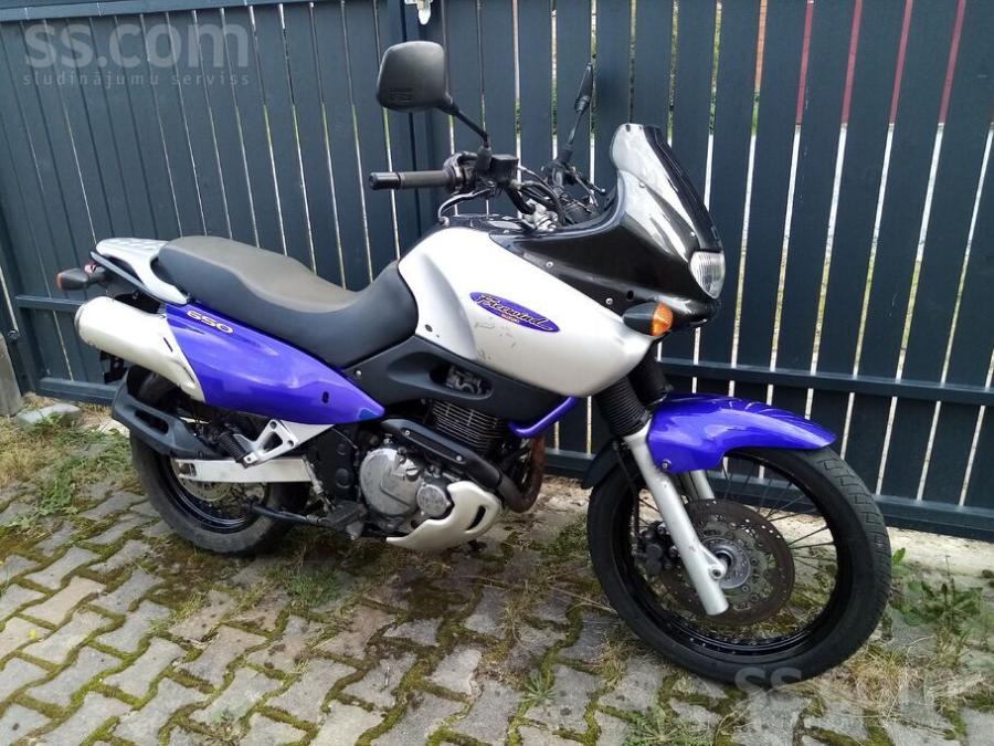 Сузуки XF 650 Freewind 1998 в Рига, объемом двигателя 0.65 л и пробегом 0 тыс. км за 2100 €, фото 4 на AUTOMOTO.COM.LV