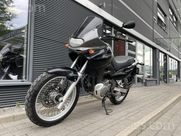Suzuki XF 650 Freewind 1999 in Riga, with an engine capacity of 0.65 L and mileage of 0 thousand km for 1799 €, photo 1 on AUTOMOTO.COM.LV