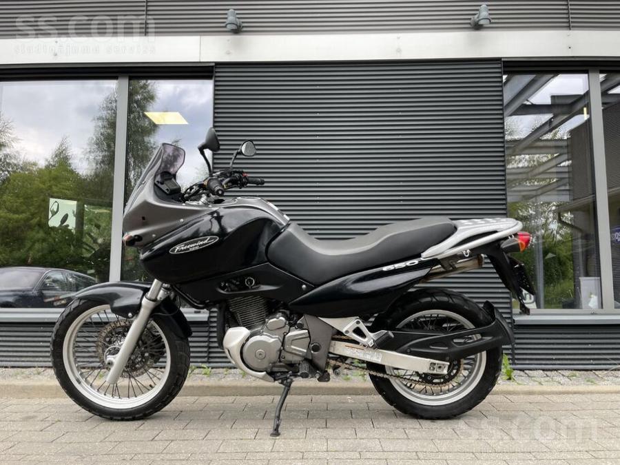 Suzuki XF 650 Freewind 1999 in Riga, with an engine capacity of 0.65 L and mileage of 0 thousand km for 1799 €, photo 3 on AUTOMOTO.COM.LV