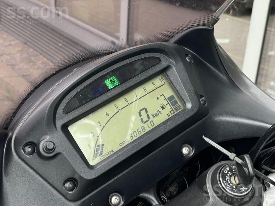 Suzuki XF 650 Freewind 1999 in Riga, with an engine capacity of 0.65 L and mileage of 0 thousand km for 1799 €, photo 8 on AUTOMOTO.COM.LV