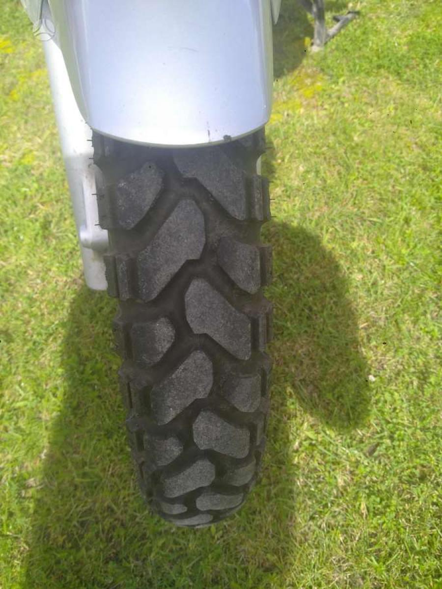 Black Suzuki XF 1997 in Kedainiai, with an engine capacity of 0.65 L and mileage of 140 thousand km for 1400 €, photo 5 on AUTOMOTO.COM.LV