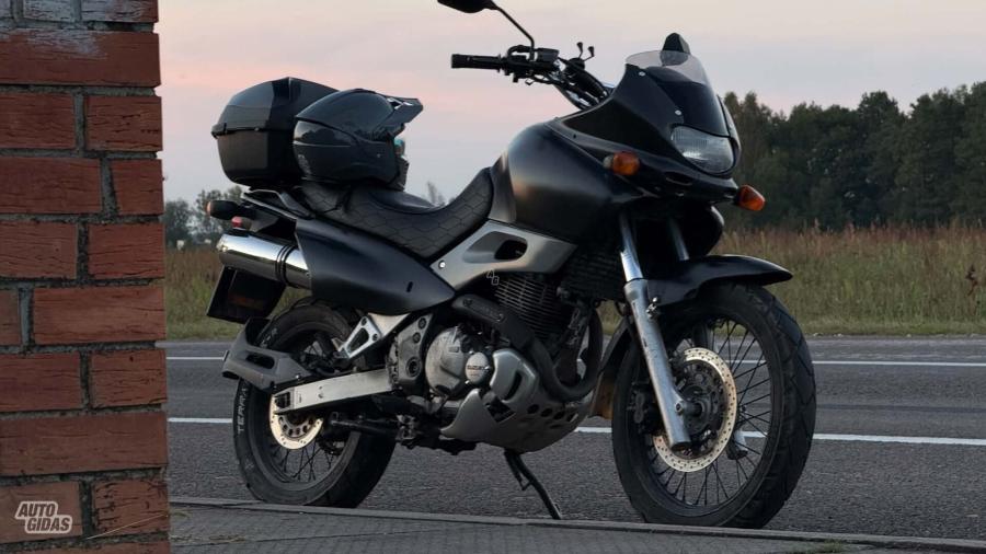 Melns Suzuki XF 1998 Utena, ar dzinēja tilpumu 0.65 L un nobraukumu 65 tūkst. km par 1200 €, foto 5 vietnē AUTOMOTO.COM.LV
