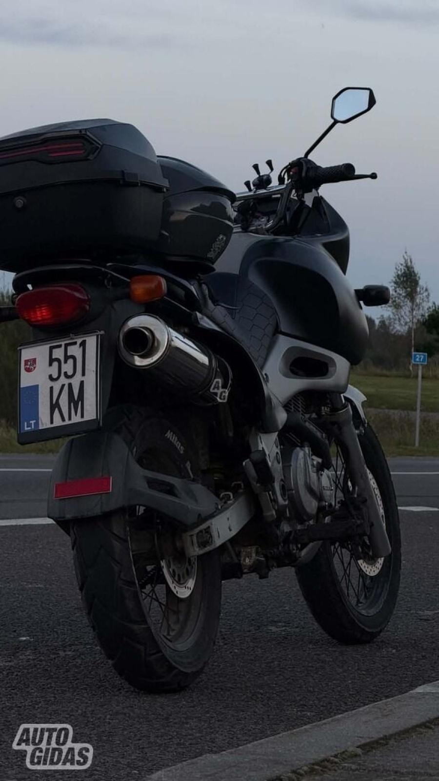 Melns Suzuki XF 1998 Utena, ar dzinēja tilpumu 0.65 L un nobraukumu 65 tūkst. km par 1200 €, foto 6 vietnē AUTOMOTO.COM.LV