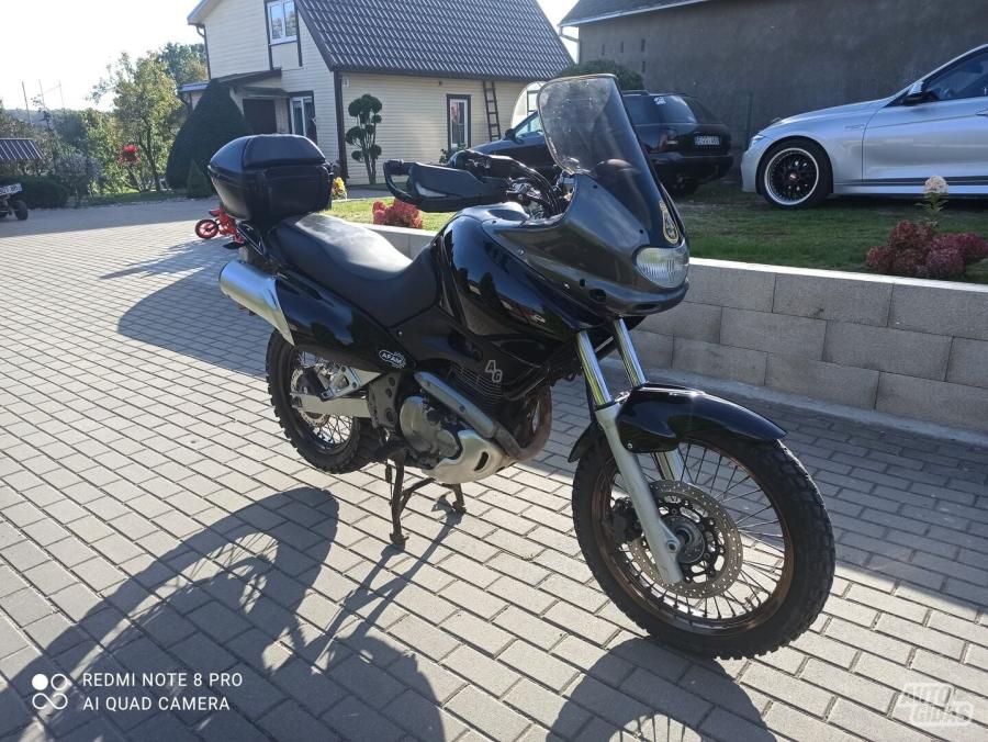 Melns Suzuki XF 1998 Jurbarkas, ar dzinēja tilpumu 0.65 L un nobraukumu 63 tūkst. km par 1390 €, foto 4 vietnē AUTOMOTO.COM.LV