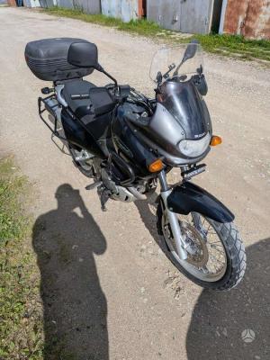 Melns Suzuki XF 1999 Šauļi, ar dzinēja tilpumu 0.65 L un nobraukumu 49 tūkst. km par 1800 €, foto 4 vietnē AUTOMOTO.COM.LV