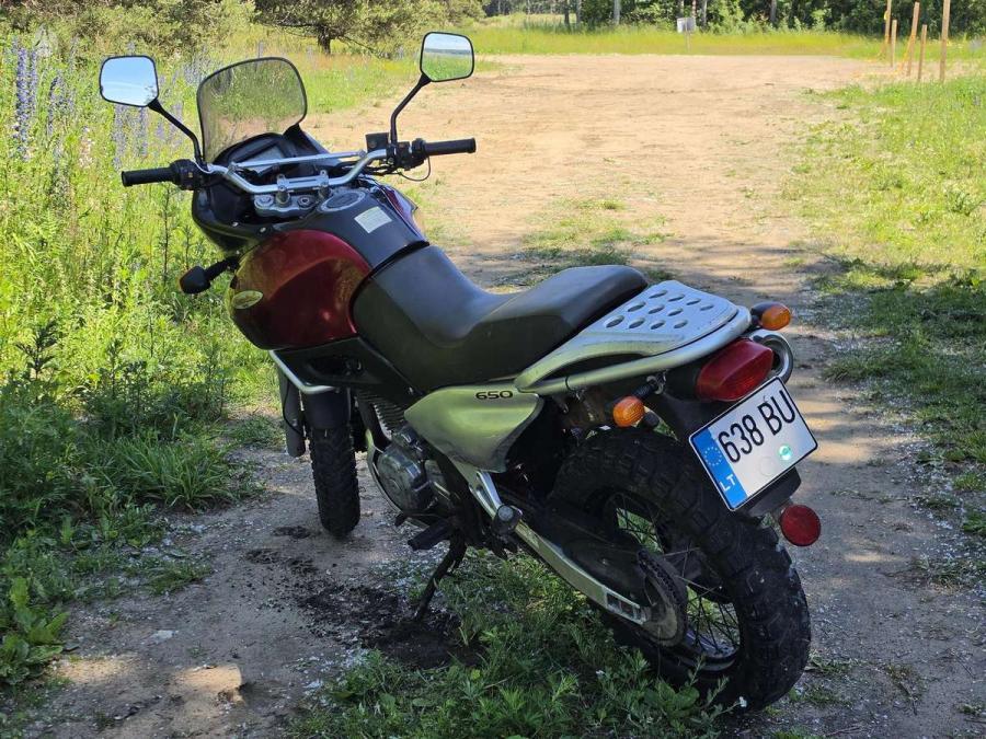 Suzuki XF 1999 Klaipėda, ar dzinēja tilpumu 0.65 L un nobraukumu 45 tūkst. km par 950 €, foto 4 vietnē AUTOMOTO.COM.LV