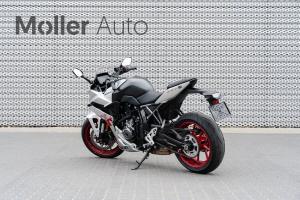 Pelēks Suzuki XL7 2025 Mārupe, ar dzinēja tilpumu 0.80 L un nobraukumu 2 tūkst. km par 8200 €, foto 5 vietnē AUTOMOTO.COM.LV