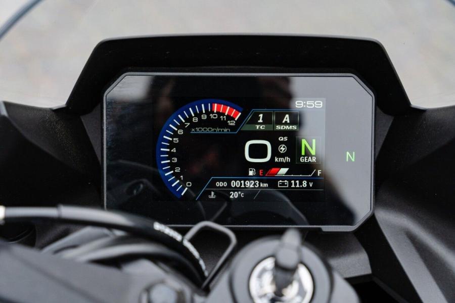 Pelēks Suzuki XL7 2025 Mārupe, ar dzinēja tilpumu 0.80 L un nobraukumu 2 tūkst. km par 8200 €, foto 10 vietnē AUTOMOTO.COM.LV