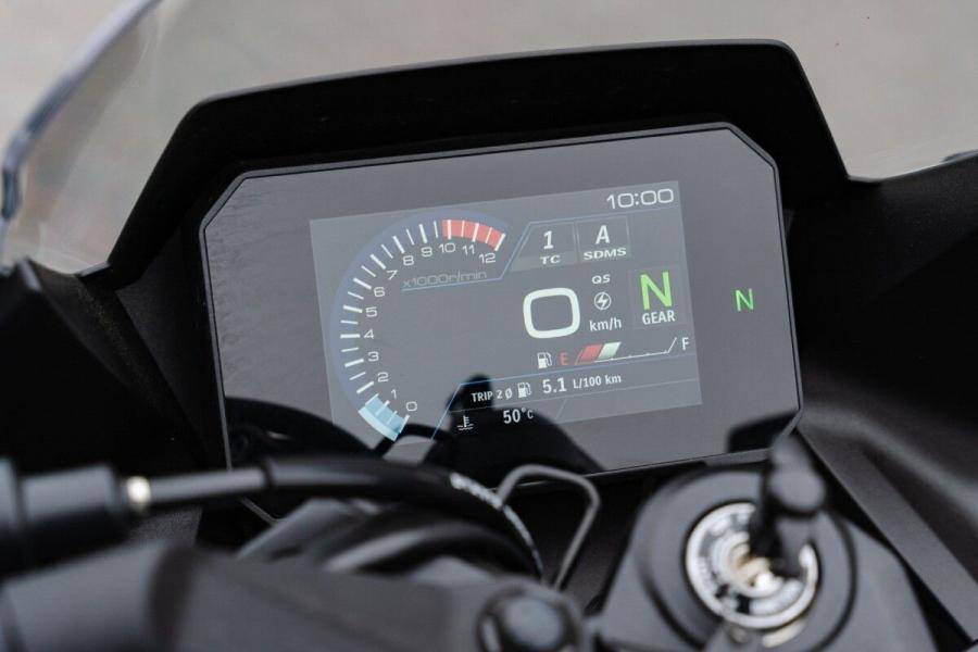 Pelēks Suzuki XL7 2025 Mārupe, ar dzinēja tilpumu 0.80 L un nobraukumu 2 tūkst. km par 8200 €, foto 11 vietnē AUTOMOTO.COM.LV