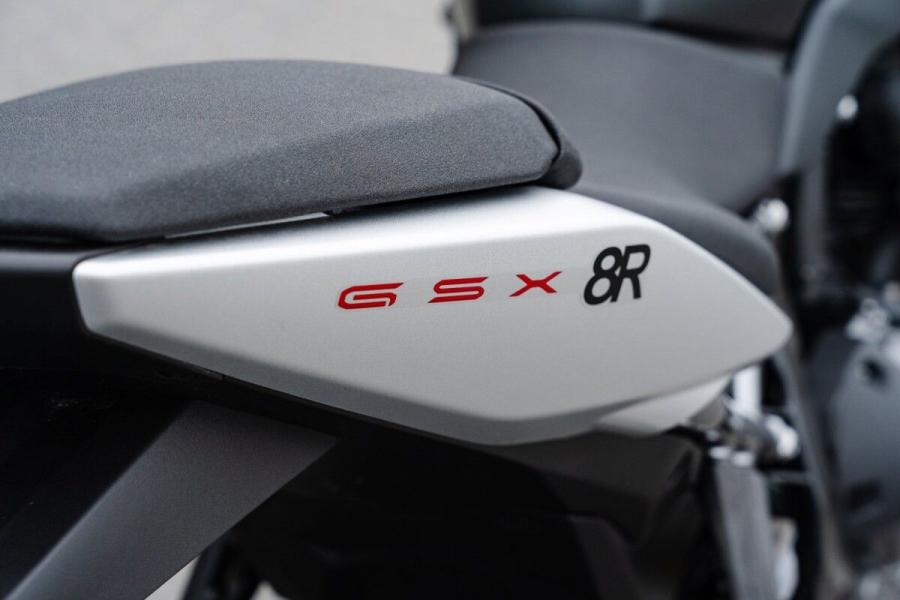 Pelēks Suzuki XL7 2025 Mārupe, ar dzinēja tilpumu 0.80 L un nobraukumu 2 tūkst. km par 8200 €, foto 13 vietnē AUTOMOTO.COM.LV