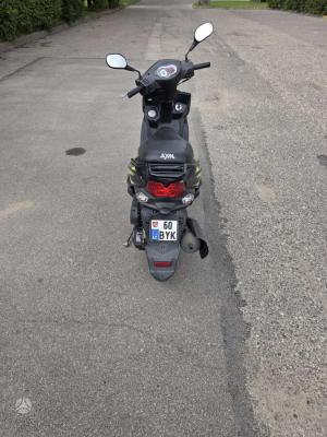 Melns SYM Orbit 2021 Panevēža, ar dzinēja tilpumu 49.00 L un nobraukumu 15 tūkst. km par 950 €, foto 5 vietnē AUTOMOTO.COM.LV