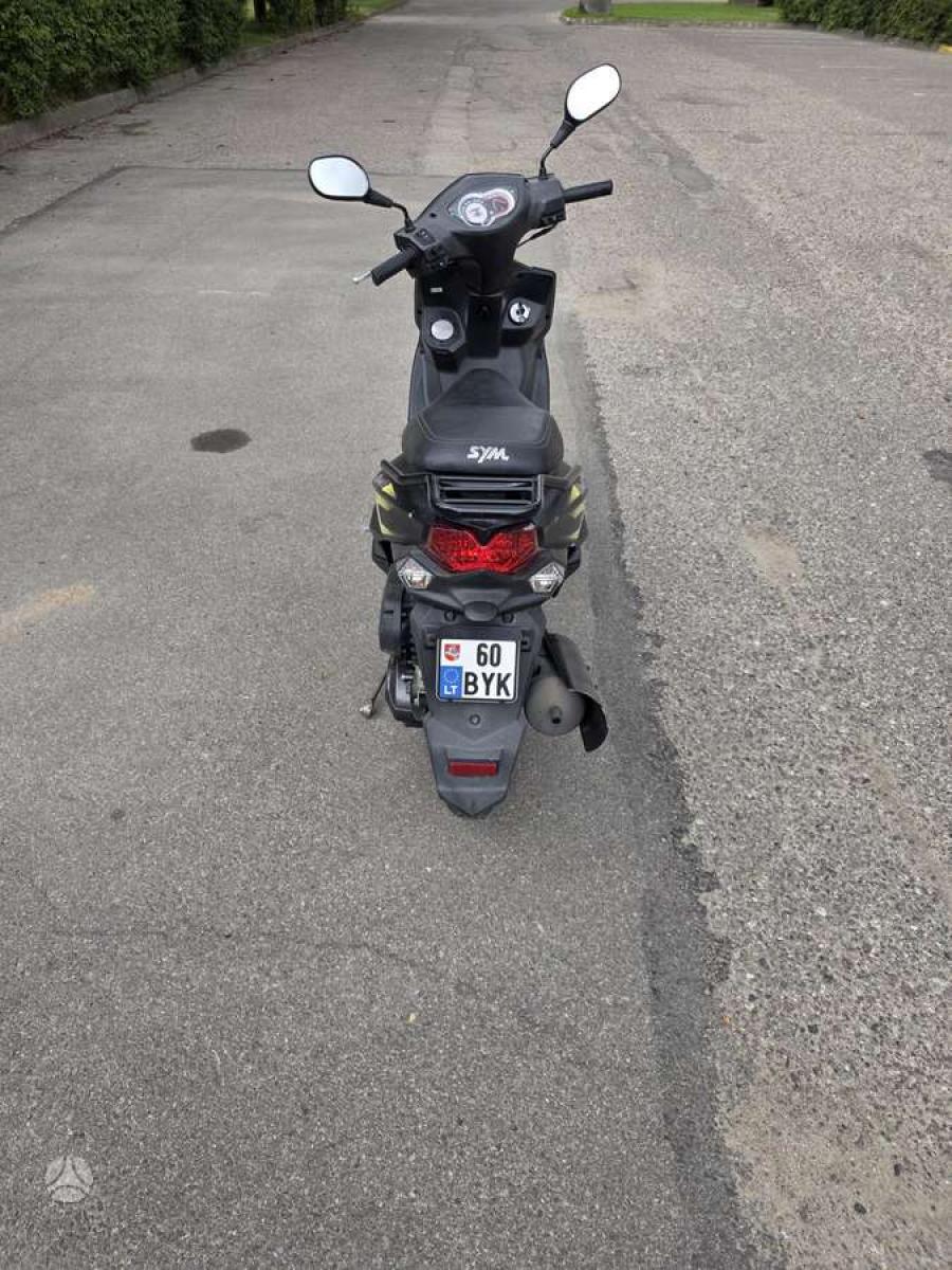 Melns SYM Orbit 2021 Panevēža, ar dzinēja tilpumu 49.00 L un nobraukumu 15 tūkst. km par 950 €, foto 5 vietnē AUTOMOTO.COM.LV