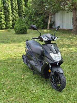 Melns SYM Orbit 2022 Šauļi, ar dzinēja tilpumu 50.00 L un nobraukumu 9 tūkst. km par 850 €, foto 3 vietnē AUTOMOTO.COM.LV
