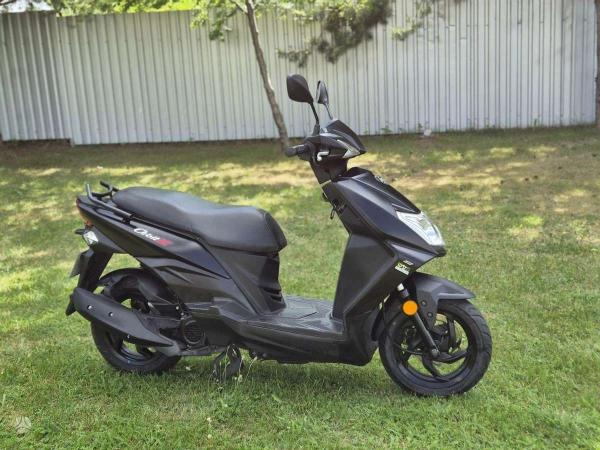 Black SYM Orbit 2022 in Siauliai, with an engine capacity of 50.00 L and mileage of 9 thousand km for 850 €, photo 5 on AUTOMOTO.COM.LV