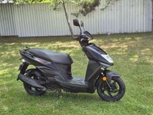 Melns SYM Orbit 2022 Šauļi, ar dzinēja tilpumu 50.00 L un nobraukumu 9 tūkst. km par 850 €, foto 6 vietnē AUTOMOTO.COM.LV