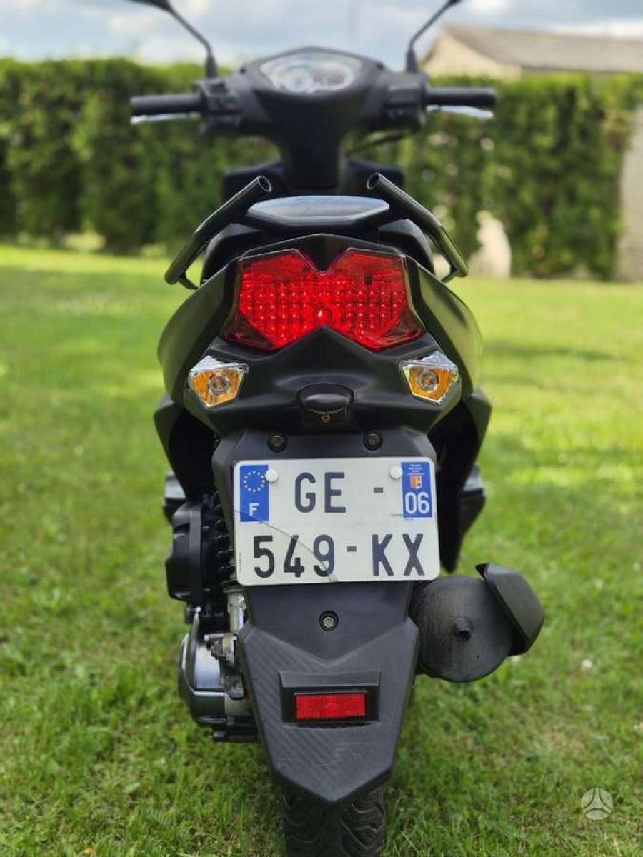 Melns SYM Orbit 2022 Šauļi, ar dzinēja tilpumu 50.00 L un nobraukumu 9 tūkst. km par 850 €, foto 7 vietnē AUTOMOTO.COM.LV