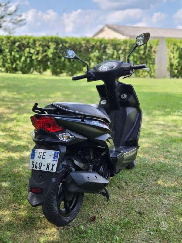 Black SYM Orbit 2022 in Siauliai, with an engine capacity of 50.00 L and mileage of 9 thousand km for 850 €, photo 9 on AUTOMOTO.COM.LV