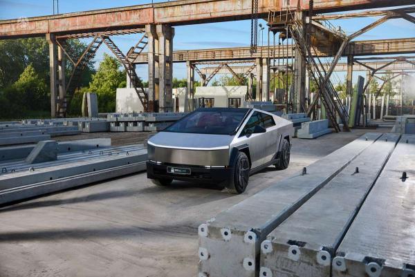 Tesla Cybertruck 2025 in Kaunas, with an engine capacity of 0.00 L and mileage of 25 thousand km for 130000 €, photo 4 on AUTOMOTO.COM.LV