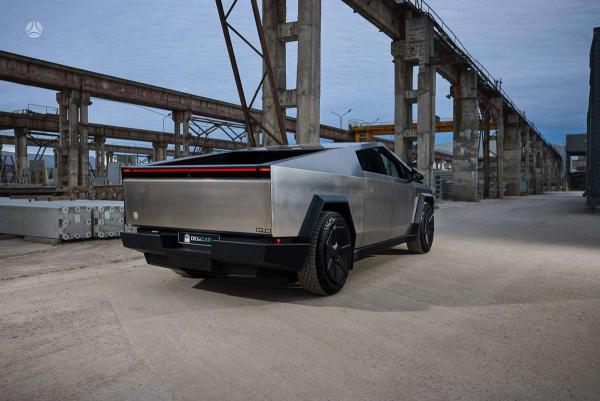 Tesla Cybertruck 2025 in Kaunas, with an engine capacity of 0.00 L and mileage of 25 thousand km for 130000 €, photo 5 on AUTOMOTO.COM.LV