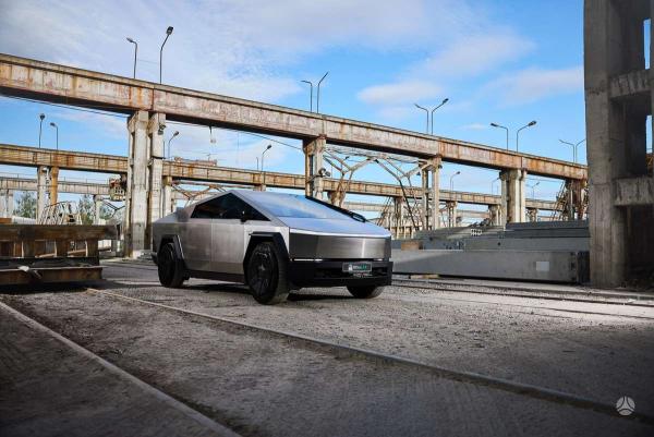 Tesla Cybertruck 2025 in Kaunas, with an engine capacity of 0.00 L and mileage of 25 thousand km for 130000 €, photo 7 on AUTOMOTO.COM.LV