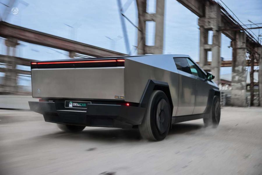Tesla Cybertruck 2025 in Kaunas, with an engine capacity of 0.00 L and mileage of 25 thousand km for 130000 €, photo 10 on AUTOMOTO.COM.LV