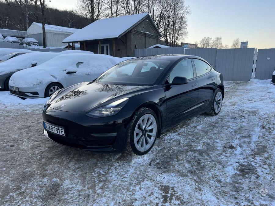 Melns Tesla Model 3 2023 Kauņa, ar dzinēja tilpumu 0.00 L un nobraukumu 48 tūkst. km par 14900 €, foto 1 vietnē AUTOMOTO.COM.LV