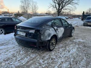 Melns Tesla Model 3 2023 Kauņa, ar dzinēja tilpumu 0.00 L un nobraukumu 48 tūkst. km par 14900 €, foto 3 vietnē AUTOMOTO.COM.LV