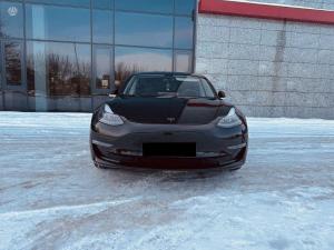 Black Tesla Model 3 2018 in Klaipeda, with an engine capacity of 0.00 L and mileage of 130 thousand km for 17000 €, photo 2 on AUTOMOTO.COM.LV