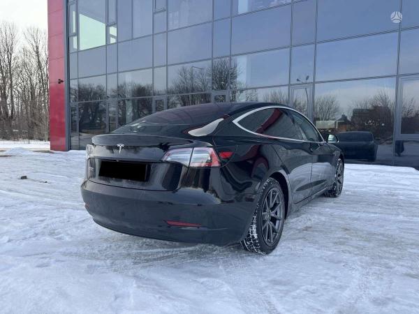 Melns Tesla Model 3 2018 Klaipėda, ar dzinēja tilpumu 0.00 L un nobraukumu 130 tūkst. km par 17000 €, foto 7 vietnē AUTOMOTO.COM.LV