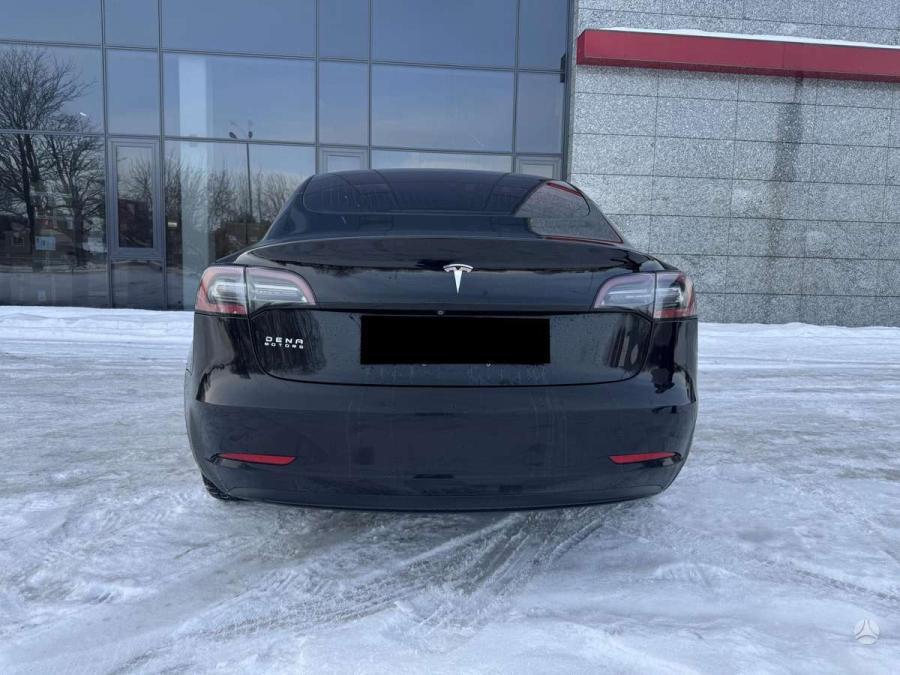 Black Tesla Model 3 2018 in Klaipeda, with an engine capacity of 0.00 L and mileage of 130 thousand km for 17000 €, photo 9 on AUTOMOTO.COM.LV