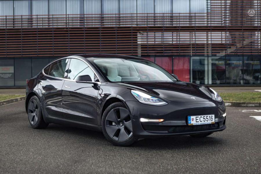 Black Tesla Model 3 2018 in Klaipeda, with an engine capacity of 0.00 L and mileage of 196 thousand km for 15800 €, photo 3 on AUTOMOTO.COM.LV