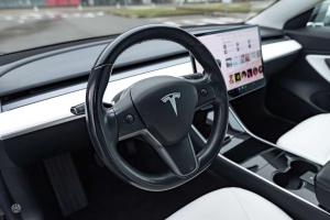Black Tesla Model 3 2018 in Klaipeda, with an engine capacity of 0.00 L and mileage of 196 thousand km for 15800 €, photo 22 on AUTOMOTO.COM.LV