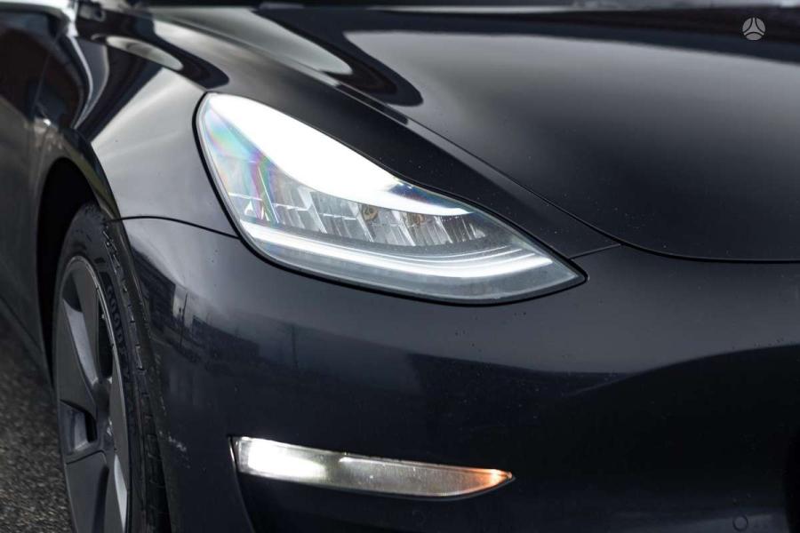 Black Tesla Model 3 2018 in Klaipeda, with an engine capacity of 0.00 L and mileage of 196 thousand km for 15800 €, photo 23 on AUTOMOTO.COM.LV