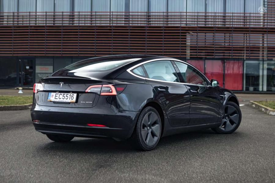 Black Tesla Model 3 2018 in Klaipeda, with an engine capacity of 0.00 L and mileage of 196 thousand km for 15800 €, photo 26 on AUTOMOTO.COM.LV