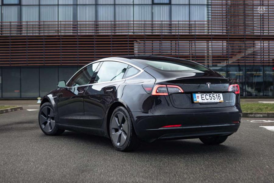 Black Tesla Model 3 2018 in Klaipeda, with an engine capacity of 0.00 L and mileage of 196 thousand km for 15800 €, photo 28 on AUTOMOTO.COM.LV