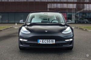 Black Tesla Model 3 2018 in Klaipeda, with an engine capacity of 0.00 L and mileage of 196 thousand km for 15800 €, photo 32 on AUTOMOTO.COM.LV