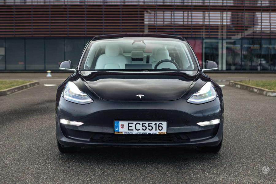 Black Tesla Model 3 2018 in Klaipeda, with an engine capacity of 0.00 L and mileage of 196 thousand km for 15800 €, photo 32 on AUTOMOTO.COM.LV
