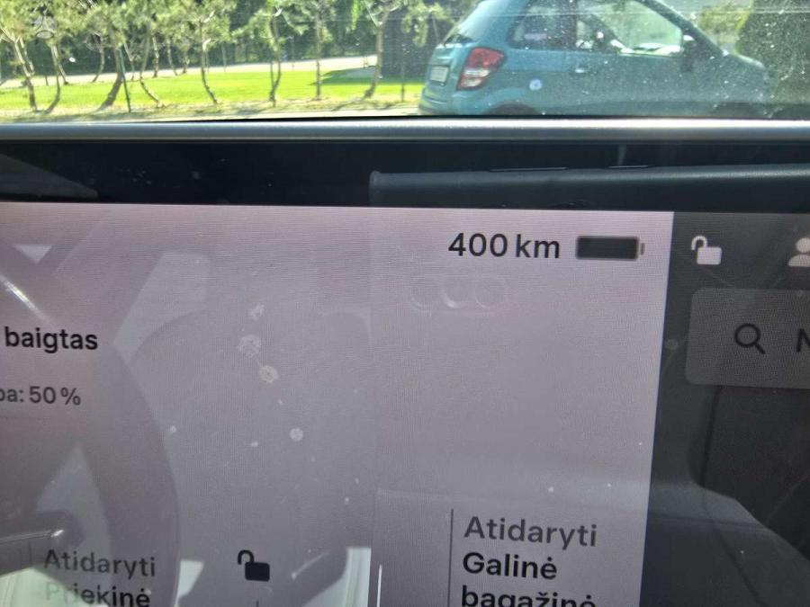 Black Tesla Model 3 2018 in Klaipeda, with an engine capacity of 0.00 L and mileage of 196 thousand km for 15800 €, photo 37 on AUTOMOTO.COM.LV