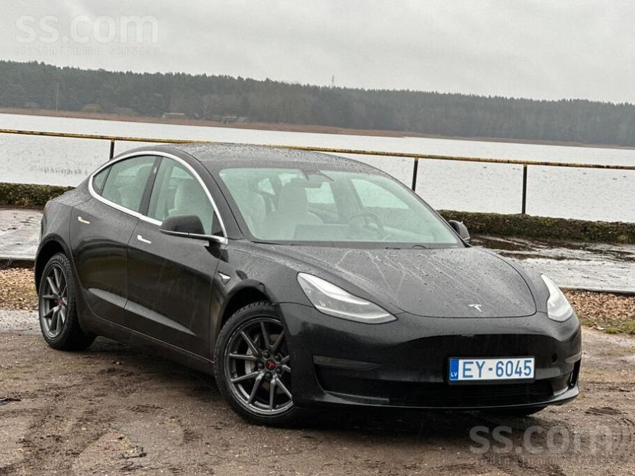 Melns Tesla Model 3 2019 Rīga, ar dzinēja tilpumu 0.00 L un nobraukumu 236 tūkst. km par 19790 €, foto 3 vietnē AUTOMOTO.COM.LV