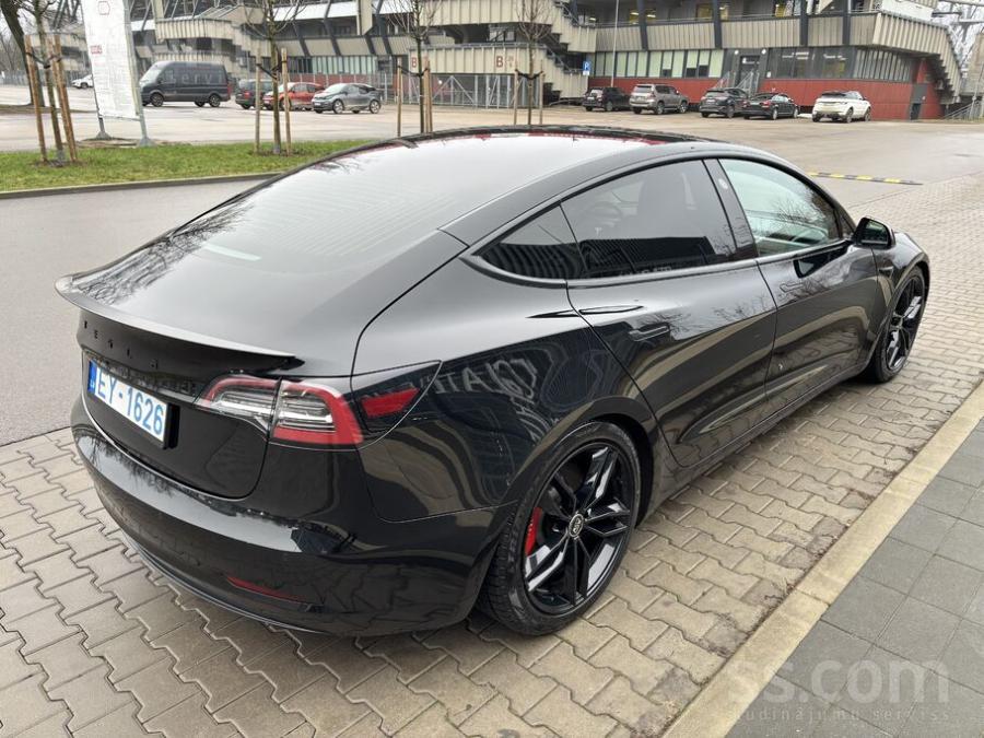 Melns Tesla Model 3 2019 Rīga, ar dzinēja tilpumu 0.00 L un nobraukumu 129 tūkst. km par 19500 €, foto 2 vietnē AUTOMOTO.COM.LV