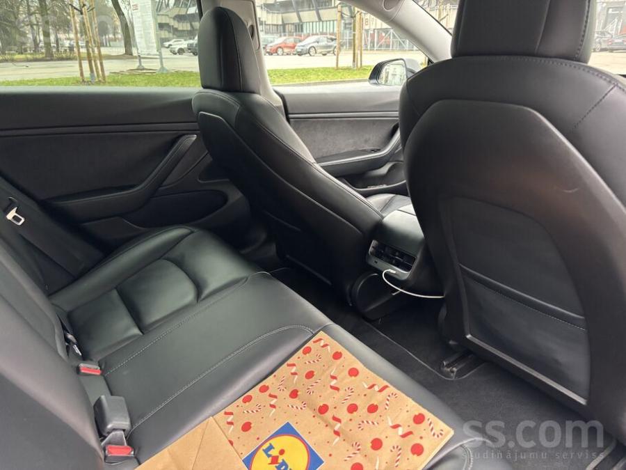 Melns Tesla Model 3 2019 Rīga, ar dzinēja tilpumu 0.00 L un nobraukumu 129 tūkst. km par 19500 €, foto 9 vietnē AUTOMOTO.COM.LV