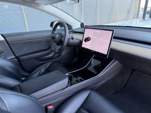 Melns Tesla Model 3 2019 Viļņa, ar dzinēja tilpumu 0.00 L un nobraukumu 174 tūkst. km par 18900 €, foto 3 vietnē AUTOMOTO.COM.LV