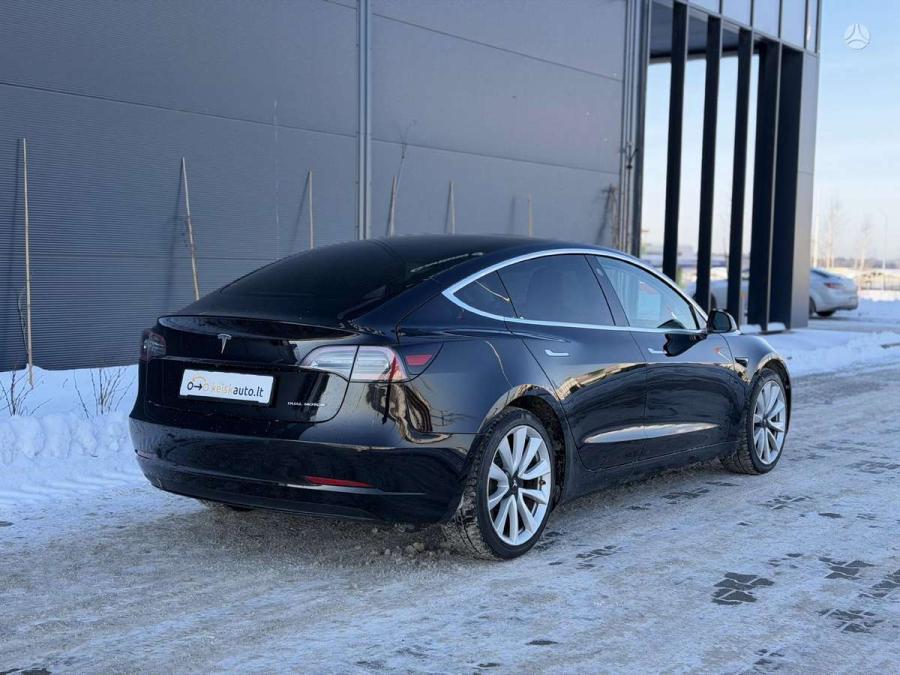 Melns Tesla Model 3 2019 Viļņa, ar dzinēja tilpumu 0.00 L un nobraukumu 174 tūkst. km par 18900 €, foto 11 vietnē AUTOMOTO.COM.LV