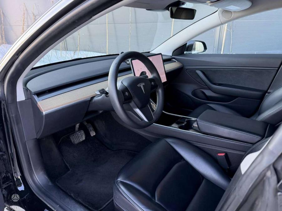 Melns Tesla Model 3 2019 Viļņa, ar dzinēja tilpumu 0.00 L un nobraukumu 174 tūkst. km par 18900 €, foto 18 vietnē AUTOMOTO.COM.LV