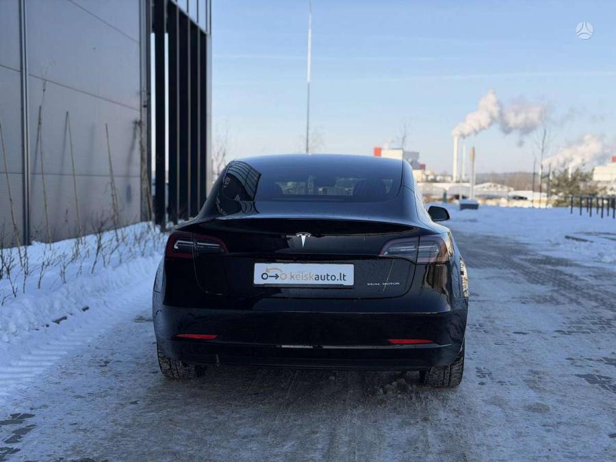 Black Tesla Model 3 2019 in Vilnius, with an engine capacity of 0.00 L and mileage of 174 thousand km for 18600 €, photo 11 on AUTOMOTO.COM.LV