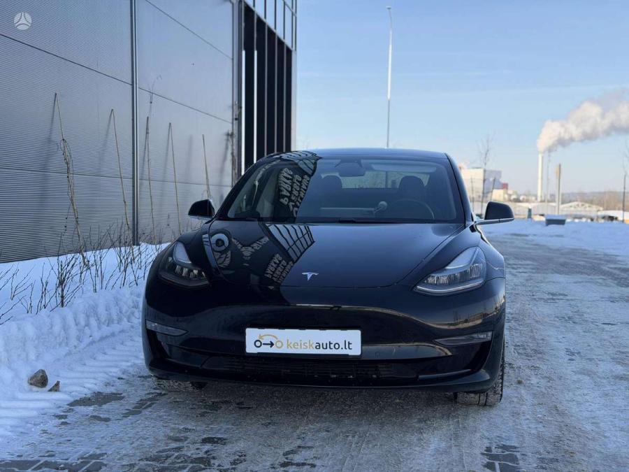 Black Tesla Model 3 2019 in Vilnius, with an engine capacity of 0.00 L and mileage of 174 thousand km for 18600 €, photo 13 on AUTOMOTO.COM.LV