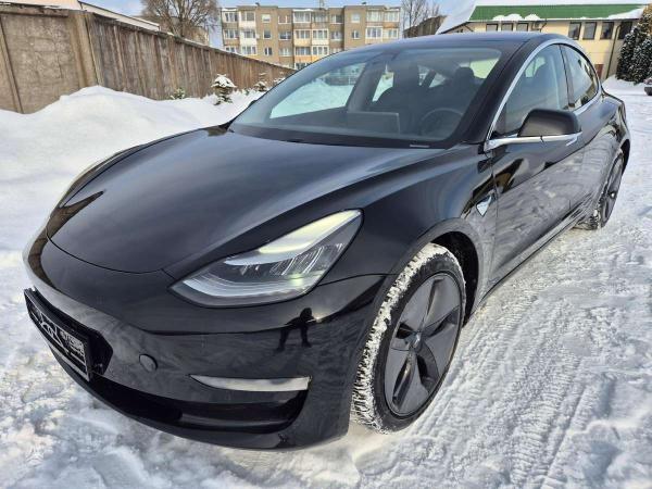 Black Tesla Model 3 2019 in Mazeikiai, with an engine capacity of 0.00 L and mileage of 139 thousand km for 13900 €, photo 1 on AUTOMOTO.COM.LV