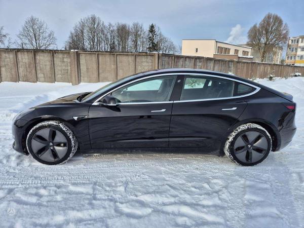 Black Tesla Model 3 2019 in Mazeikiai, with an engine capacity of 0.00 L and mileage of 139 thousand km for 13900 €, photo 2 on AUTOMOTO.COM.LV