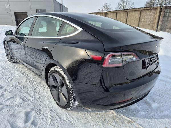 Black Tesla Model 3 2019 in Mazeikiai, with an engine capacity of 0.00 L and mileage of 139 thousand km for 13900 €, photo 3 on AUTOMOTO.COM.LV
