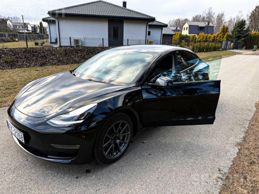 Melns Tesla Model 3 2019 Rīga, ar dzinēja tilpumu 0.00 L un nobraukumu 152 tūkst. km par 19900 €, foto 3 vietnē AUTOMOTO.COM.LV